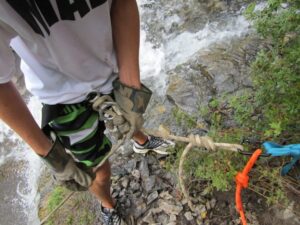 How to Rappel with a Figure 8 – Scoutorama